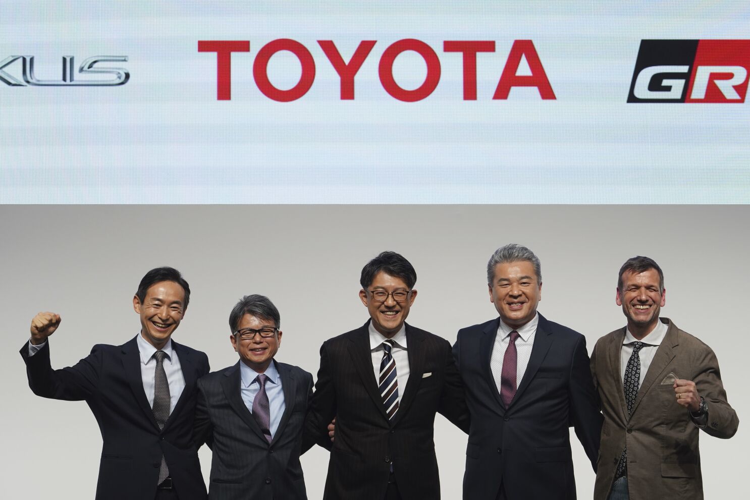 Toyota - Προτεραιότητα τα ηλεκτρικά! - Εν Κινήσει