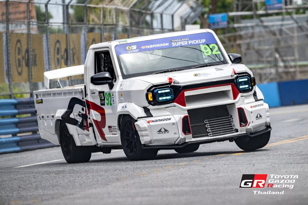 Η Toyota μεταμόρφωσε το ταπεινό Hilux Champ σε αγωνιστικό! - Εν Κινήσει